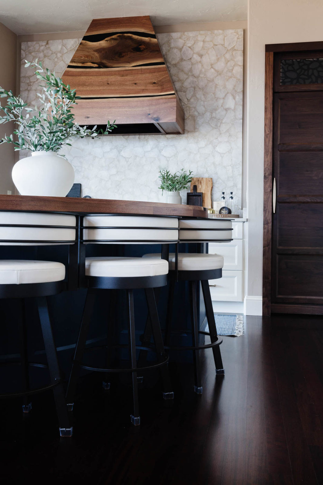 Contemporary + Transitional Glam // Kitchen and Breakfast Nook ...
