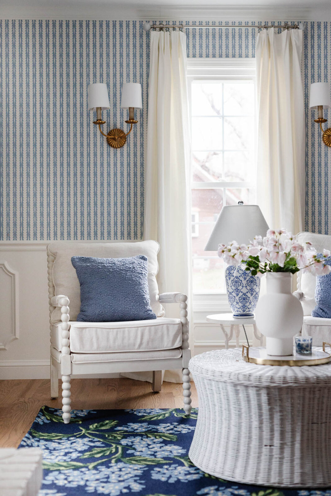 Blue and White Decor // Peggy's Picks of the Week ...